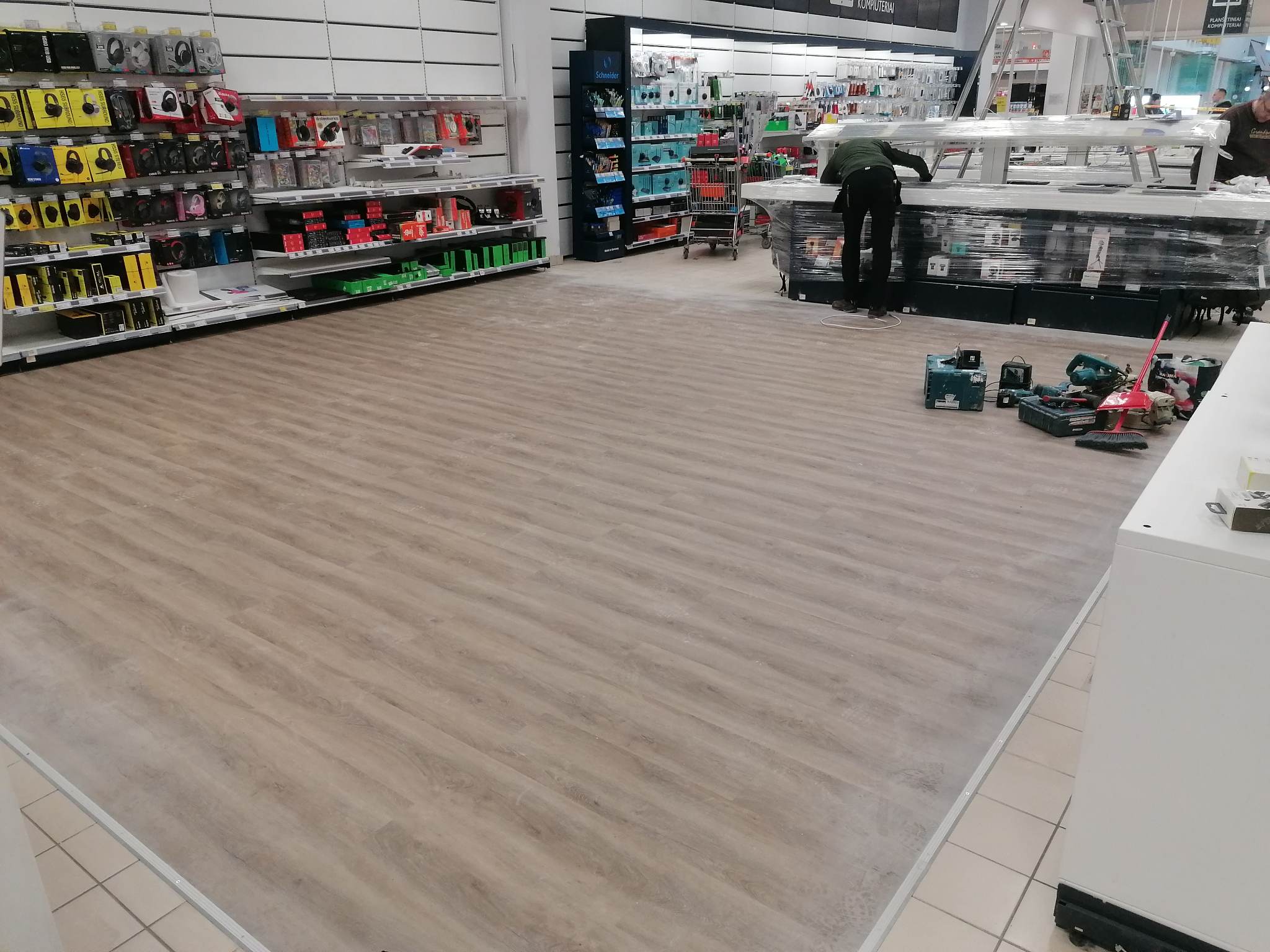 PVC ir kiliminės dangos klojimas | Daviska